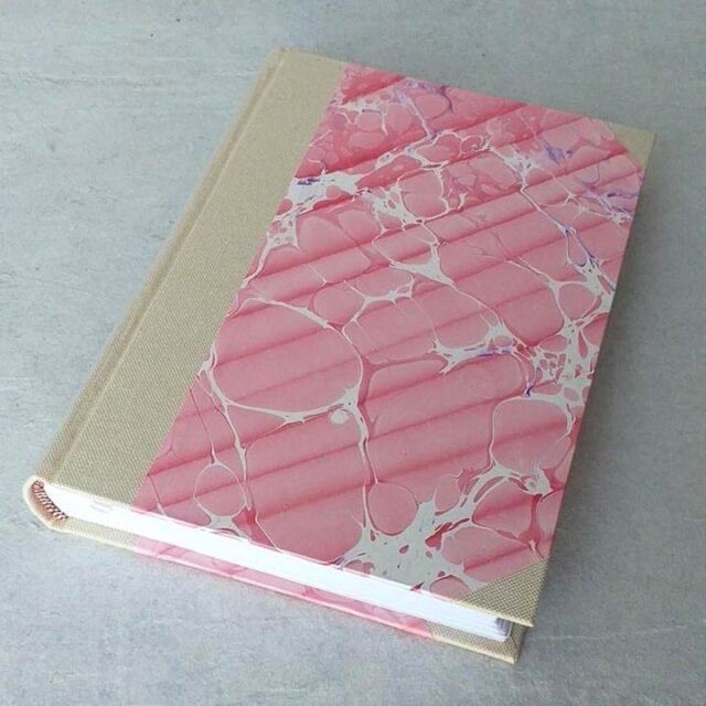 11 DIY Crafts to Make a Home Library Cute - KnockOffDecor.com