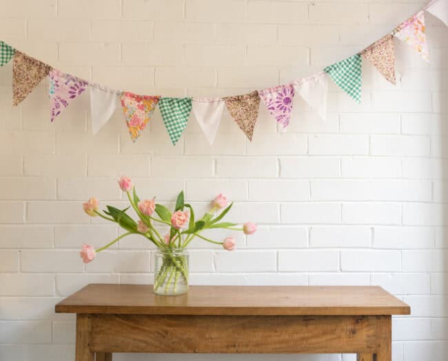 11 DIY Crafts to Make a Home Library Cute - KnockOffDecor.com