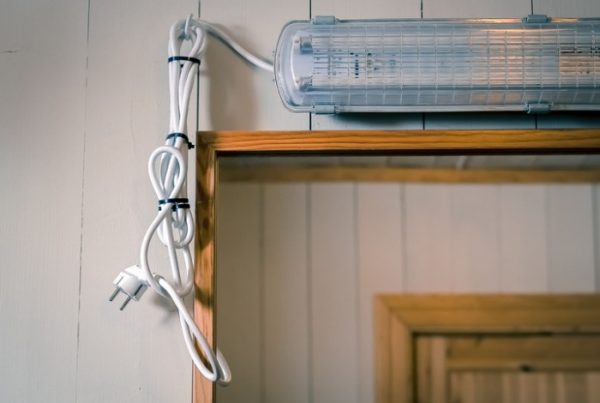 Fluorescent Light Won’t Turn On Sometimes: 5 Things You Can Do to Fix ...